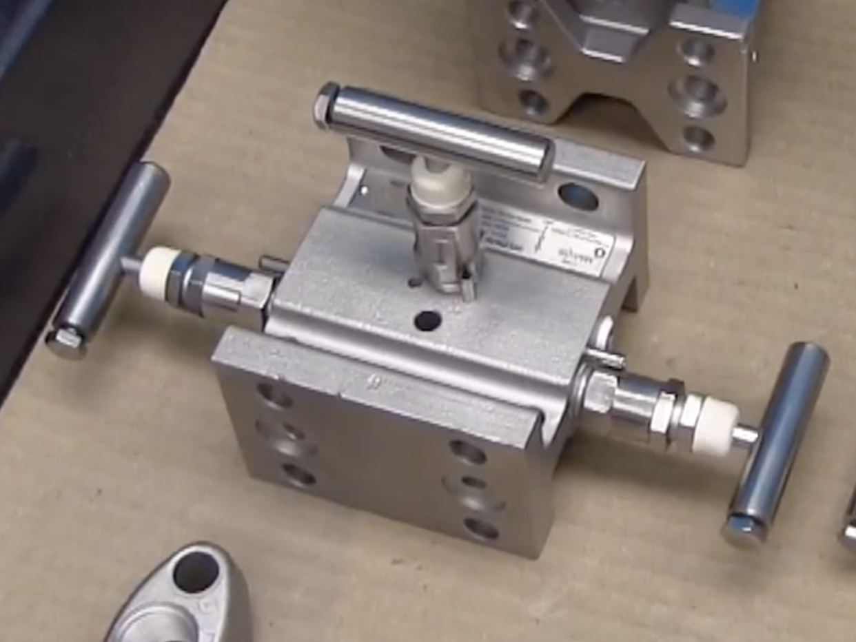 Types of Manifolds Needed for Your Transmitter
